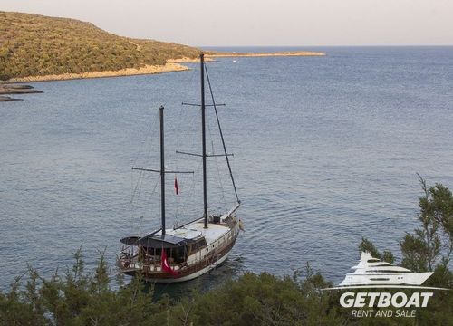 Rent a Yacht with GetBoat. Yacht charters, Boat rentals in Europe, US ...